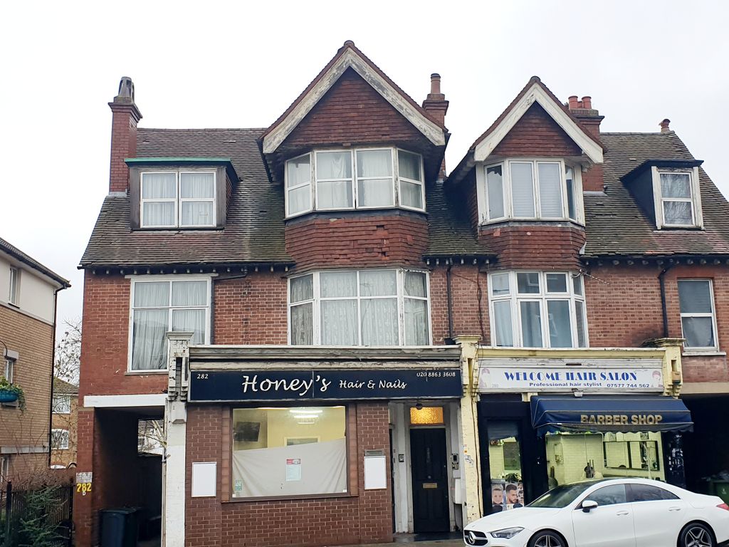 2 bed flat to rent in High Road, Harrow HA3, £1,600 pcm - Zoopla