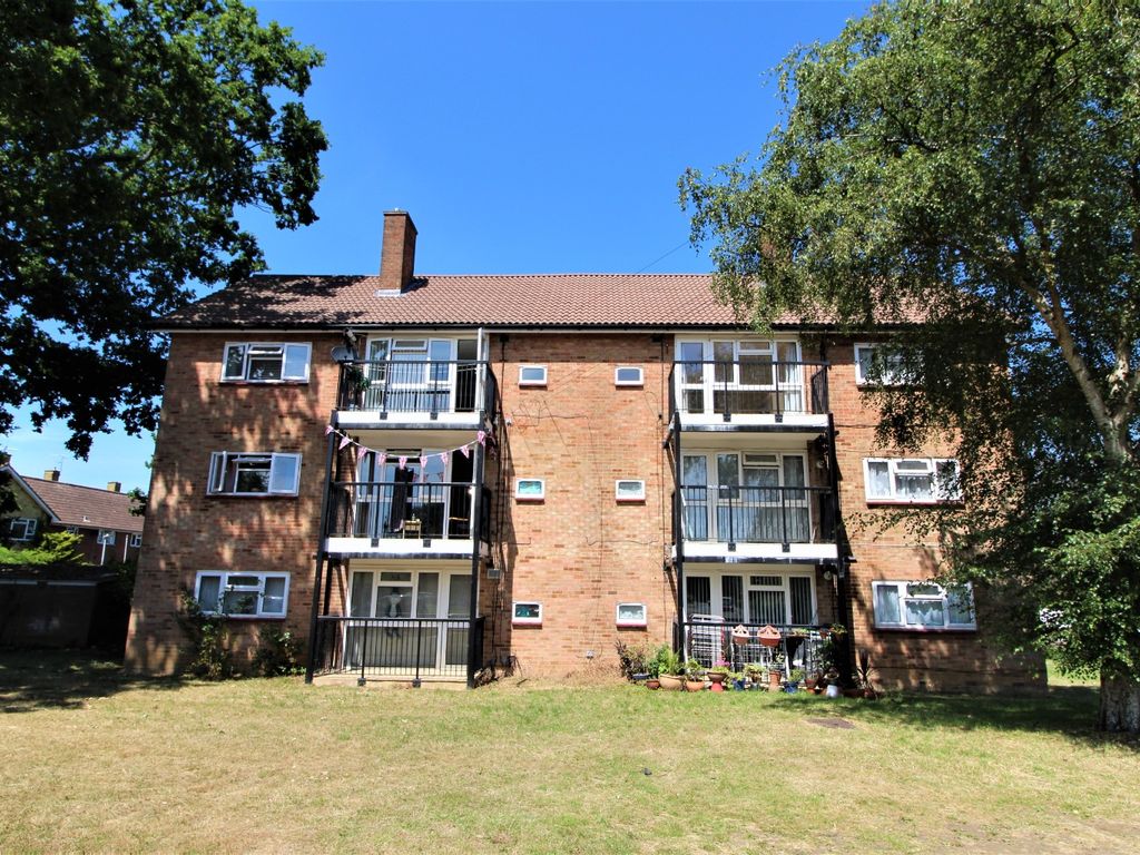2 bed flat to rent in Manley Road, Hemel Hempstead, Hertfordshire HP2 ...