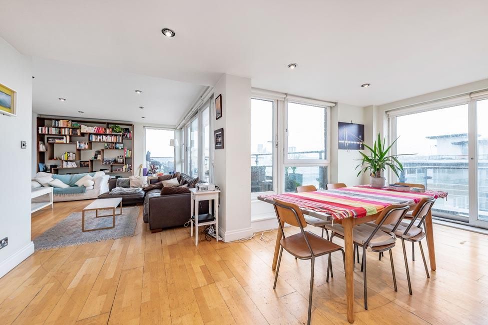 3 bed flat for sale in Dolphin House, Smugglers Way, London SW18 - Zoopla