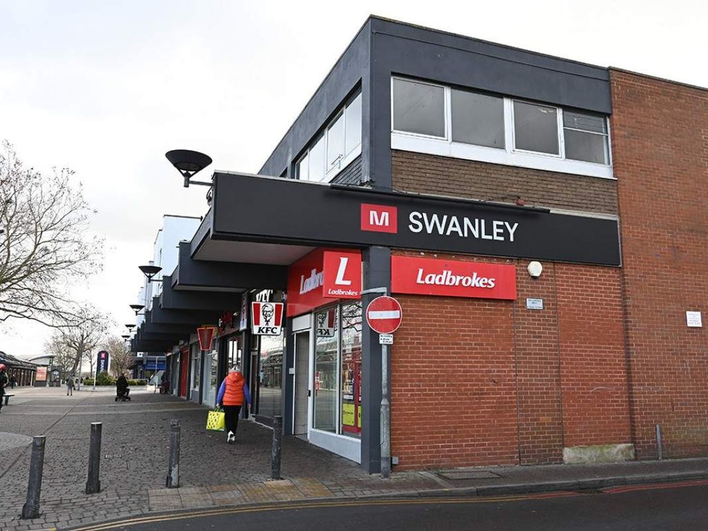 Retail premises to let in 33, M Swanley, Swanley BR8 - Zoopla