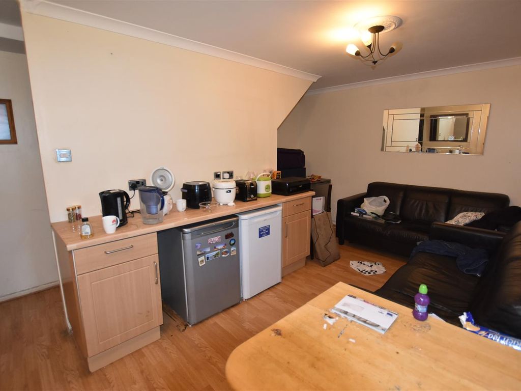 4 bed property to rent in Clem Attlee Court, London SW6, £3,750 pcm ...