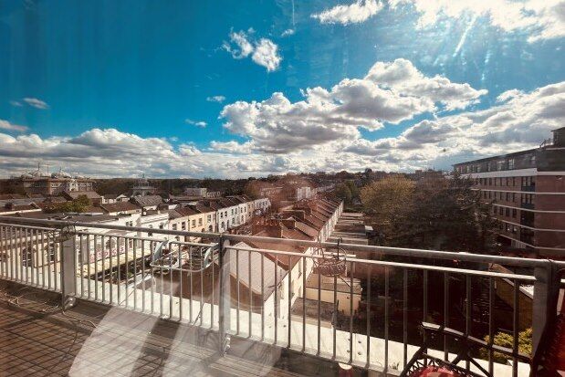 1 bed flat to rent in Peacock Street, Gravesend DA12, £1,250 pcm - Zoopla