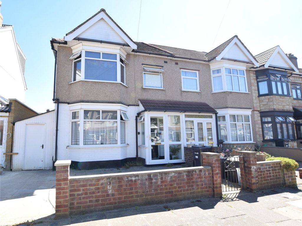 3 Bed End Terrace House For Sale In Belfairs Drive Chadwell Heath Rm6