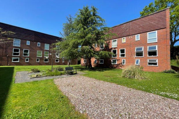 2 bed flat to rent in Shelley Court, Cheadle SK8 - Zoopla