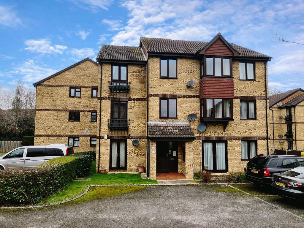 2 bed flat for sale in Longacre Road, Singleton, Ashford TN23, £190,000 ...