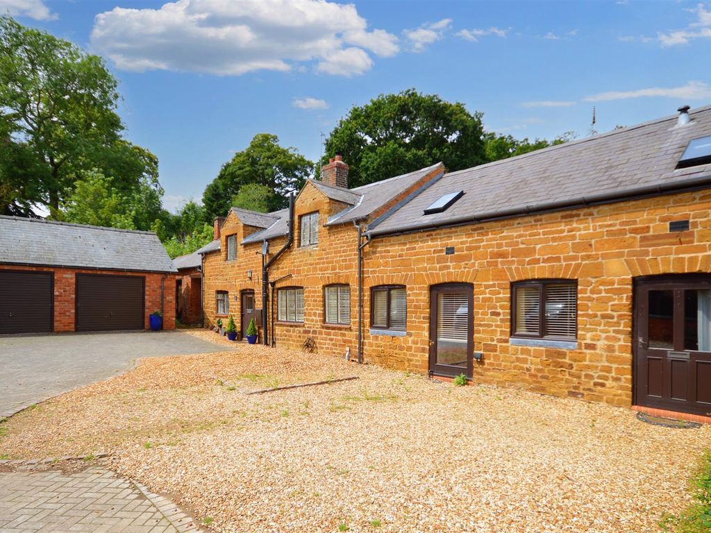 2 bed barn conversion to rent in Rugby Road, Lower Harlestone ...