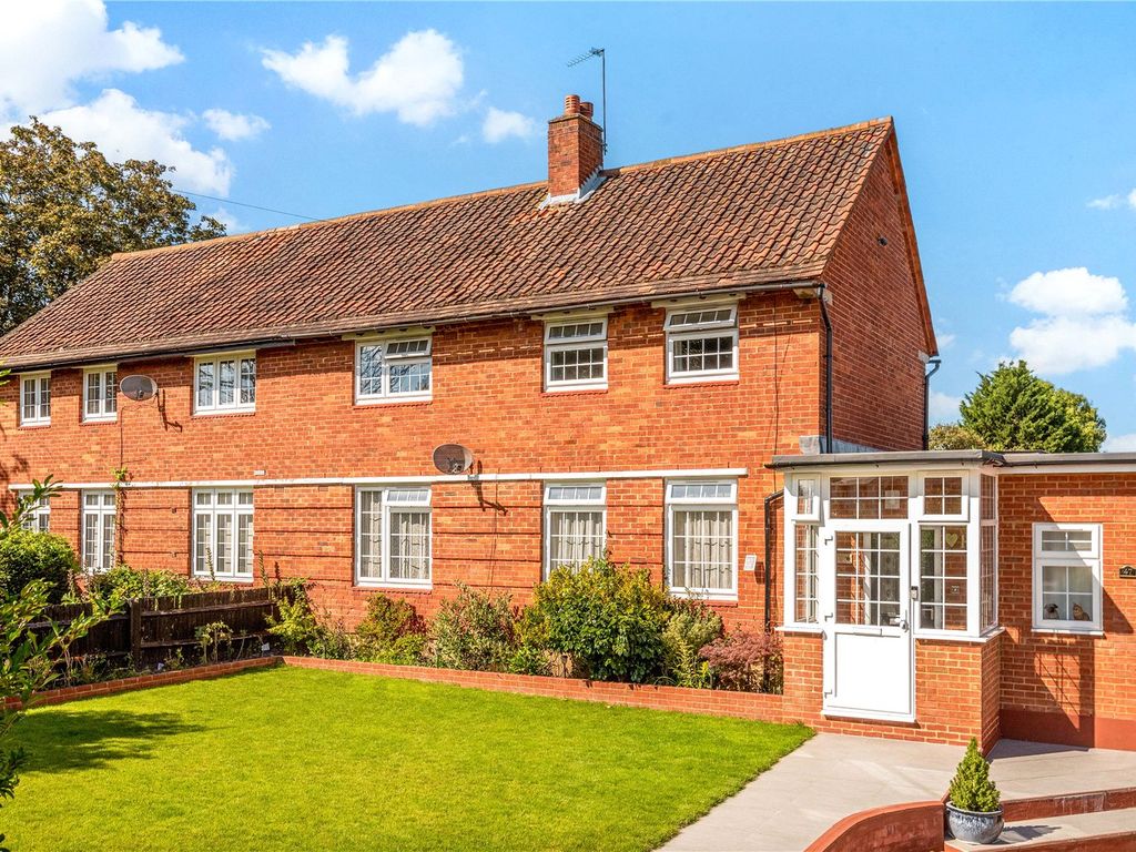 3 Bed Semi Detached House For Sale In Mounthurst Road Bromley Br2 £