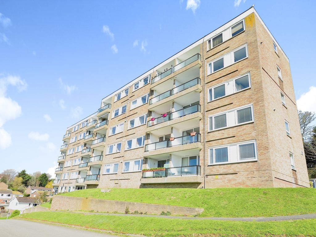 2 bed flat for sale in Collingwood Rise, Folkestone, Kent CT20 - Zoopla