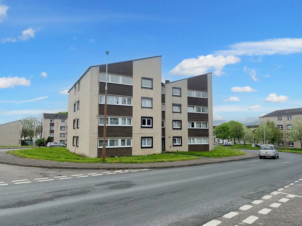 2 bed flat for sale in Calder Court, Edinburgh EH11, £124,999 - Zoopla