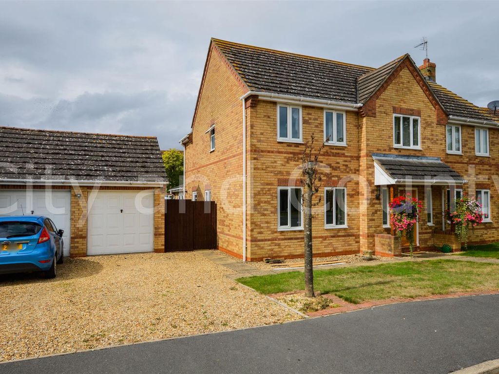 4 bed detached house for sale in Vicarage Close, Cowbit, Lincolnshire ...