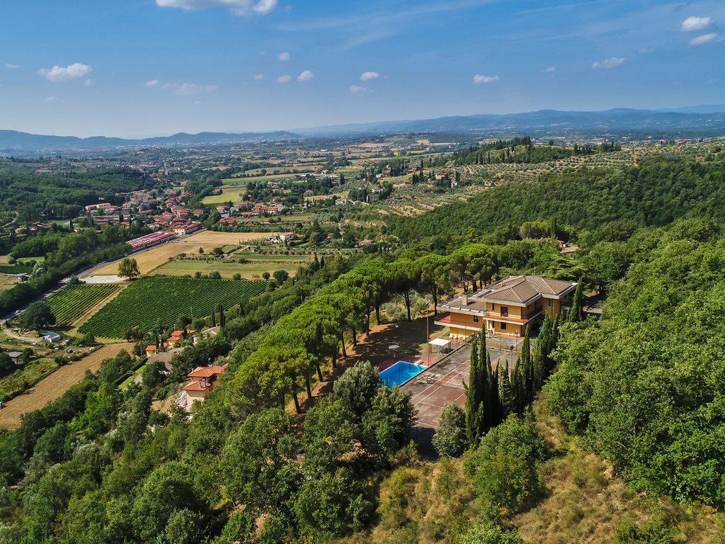 8 bed villa for sale in Subbiano, Arezzo, Tuscany, Italy - Zoopla