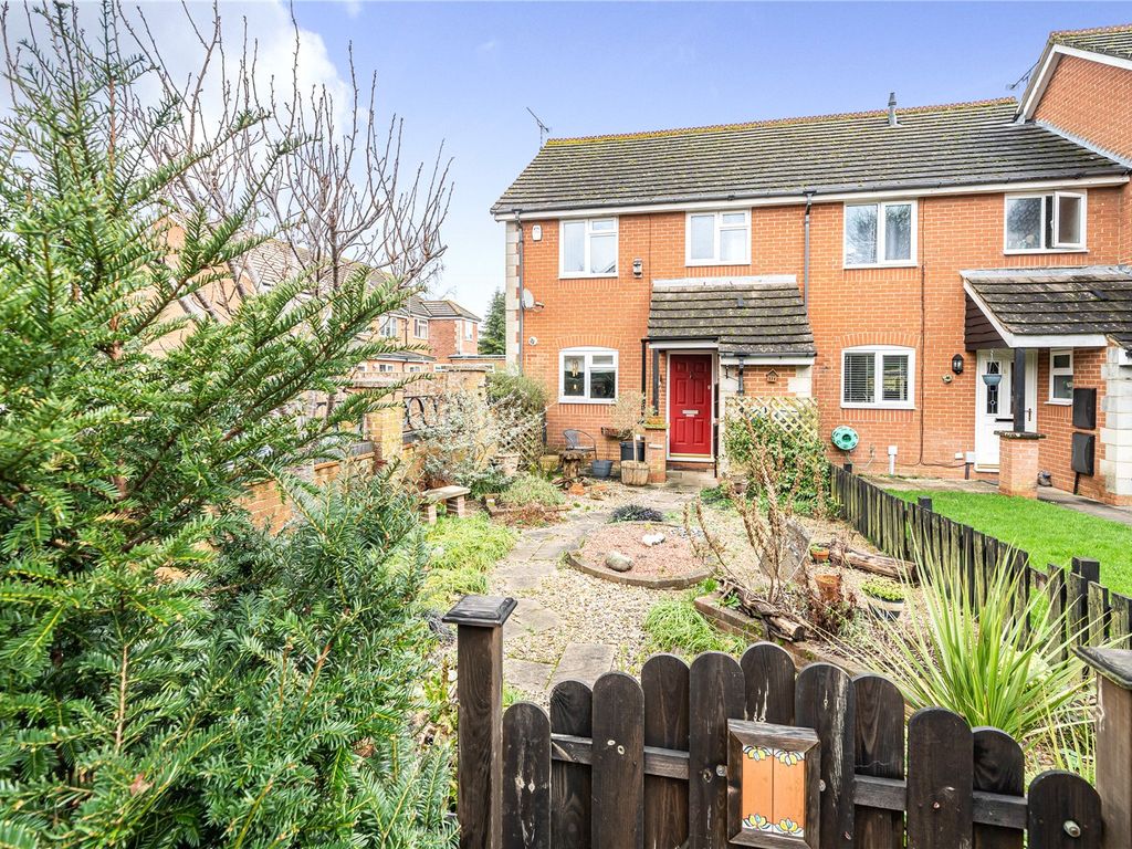 3 bed end terrace house for sale in Highmoor Copse, Peatmoor, Swindon ...