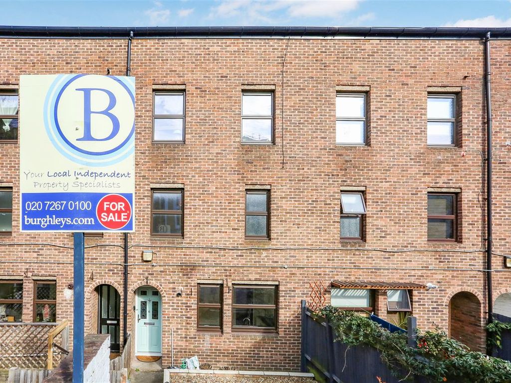 2 bed maisonette for sale in Manorfield Close, London N19, £500,000 ...