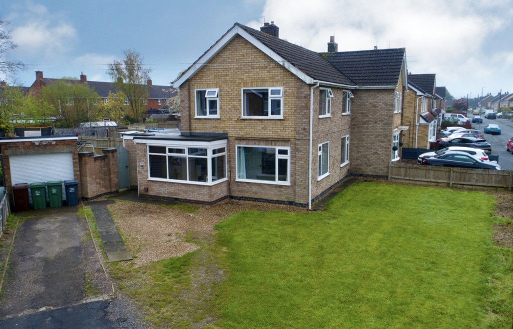 3 Bed Link Detached House For Sale In Dunster Road Mountsorrel Le12