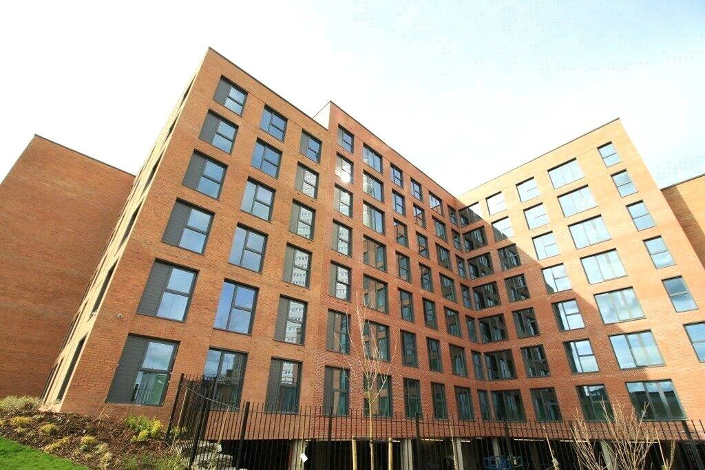 2 bed flat to rent in Axium, 40 Windmill St, Birmingham B1, £1,400 pcm ...