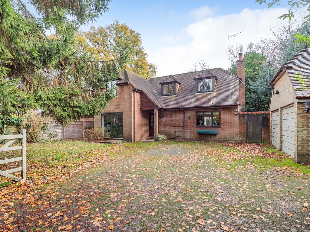 3 bed detached house for sale in Busgrove Lane, Stoke Row, Henley-On ...