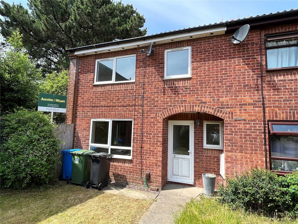 3 Bed End Terrace House For Sale In Thorncombe Close Canford Heath