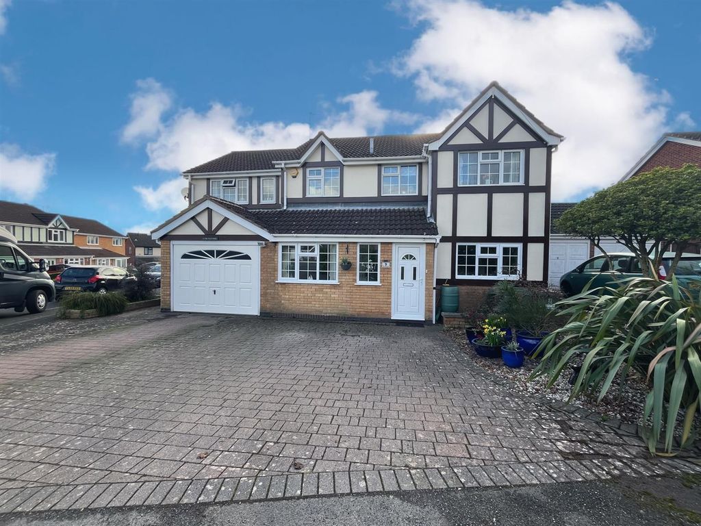 5 bed detached house for sale in The Pastures, Narborough, Leicester ...