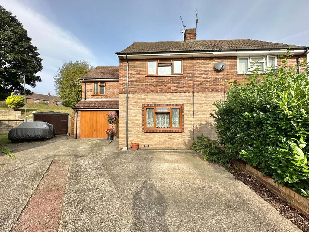 4 Bed Semi Detached House For Sale In Chartwell Close Strood