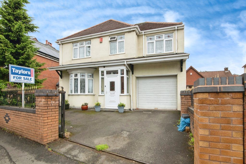 4 Bed Detached House For Sale In Halesowen Road Cradley Heath B64 £