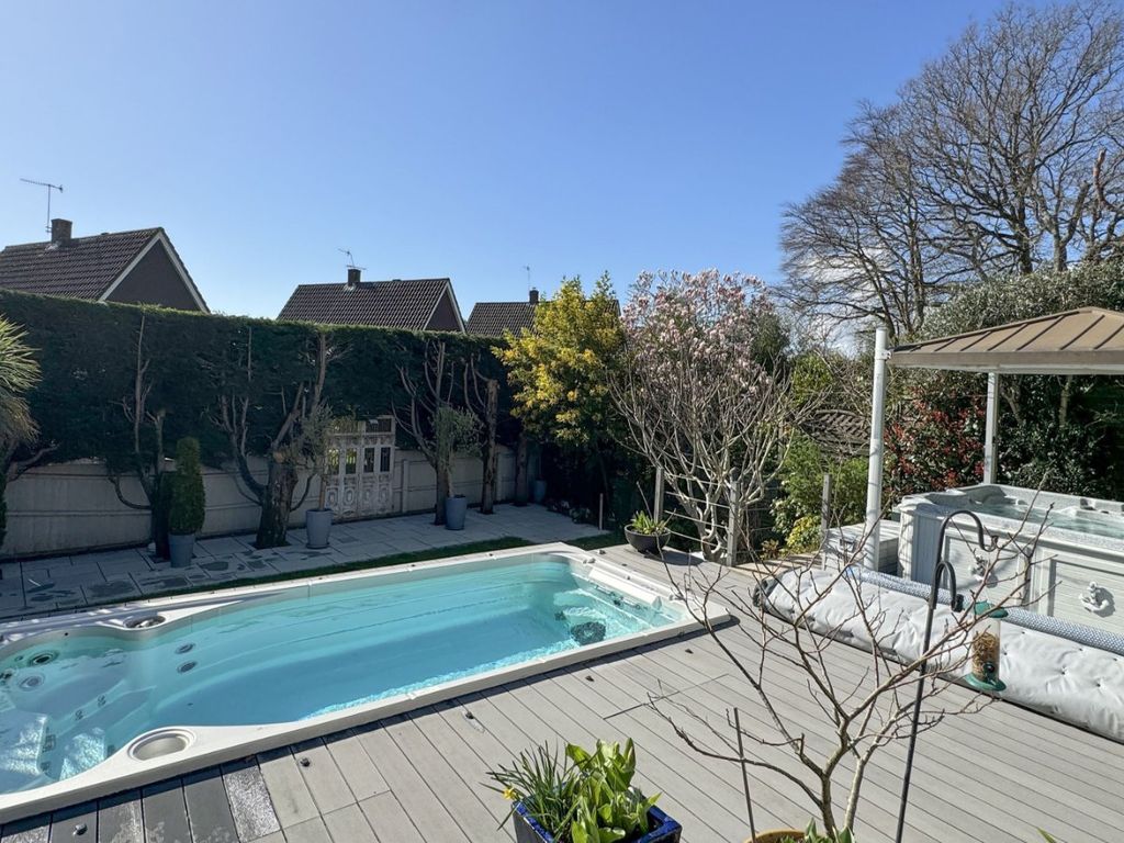 4 Bed Detached House For Sale In Felton Road Lower Parkstone Poole