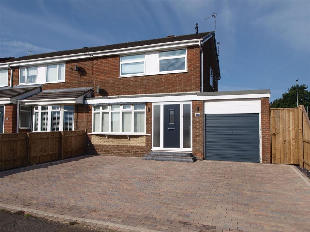 3 Bed Semi Detached House For Sale In Porchester Drive Eastfield Chase