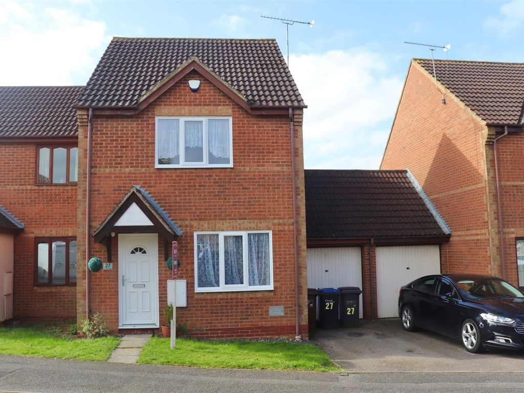 3 Bed Semi Detached House For Sale In Granary Road Northampton Nn4