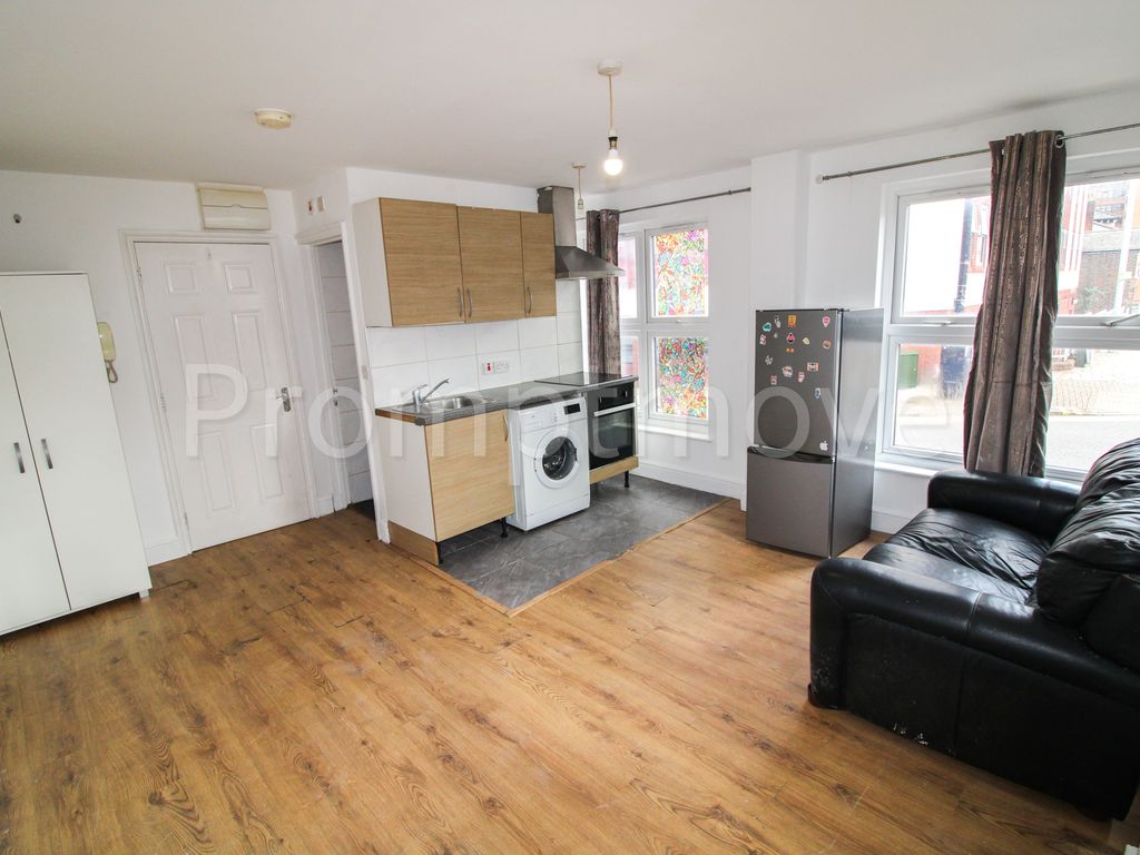 Property to rent in King Street, Luton LU1, £850 pcm - Zoopla