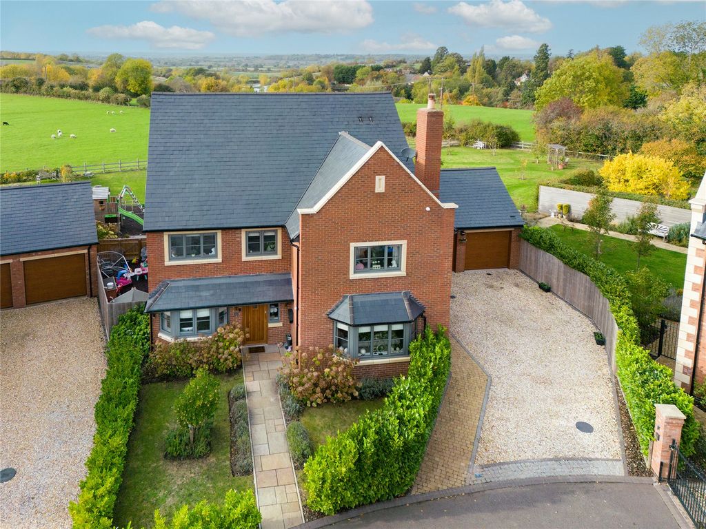 5 Bed Detached House For Sale In Farriers Way Lighthorne Warwick