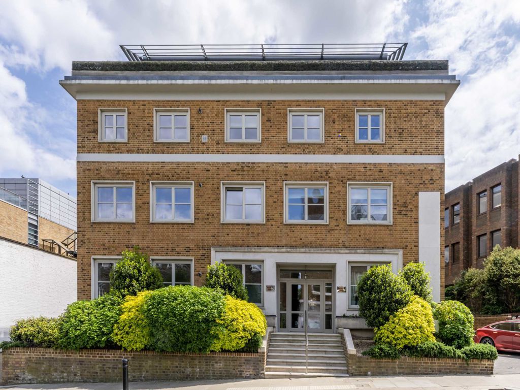 2 bed flat for sale in Parkshot, Richmond TW9 - Zoopla