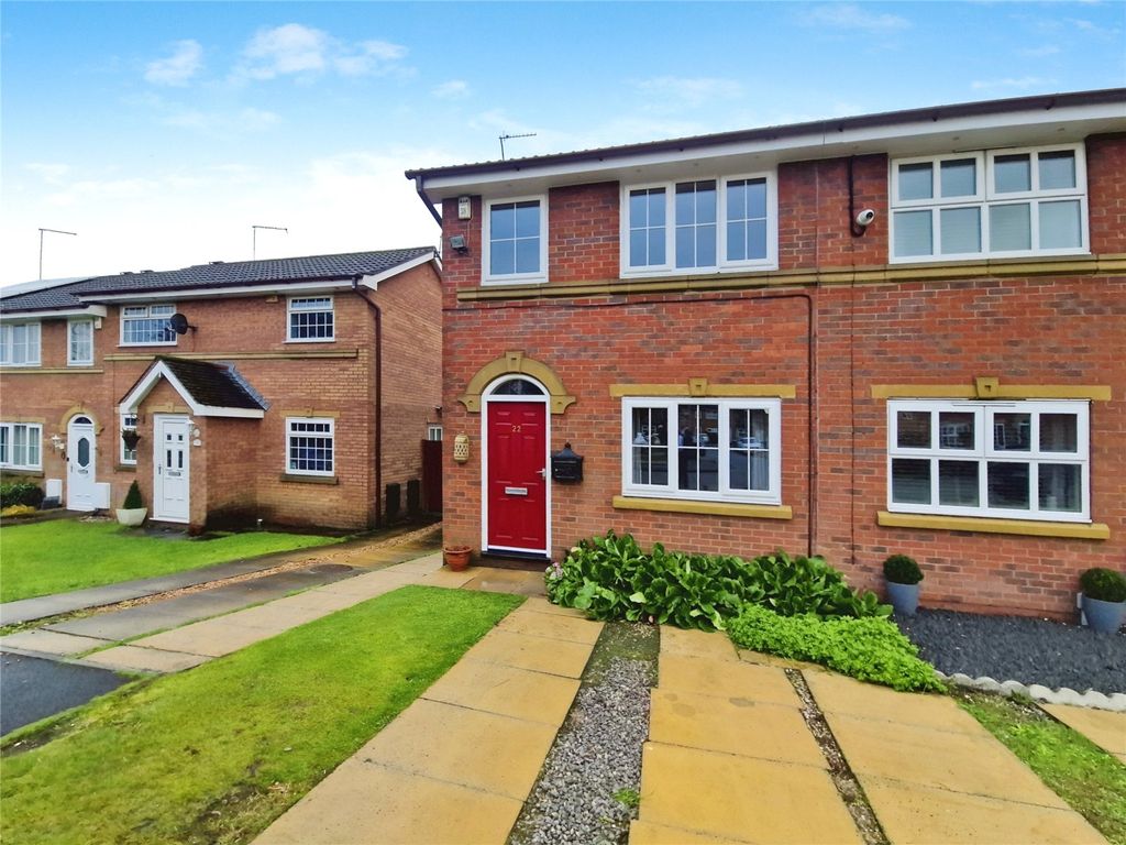 2 Bed End Terrace House For Sale In Linnets Wood Mews Worsley