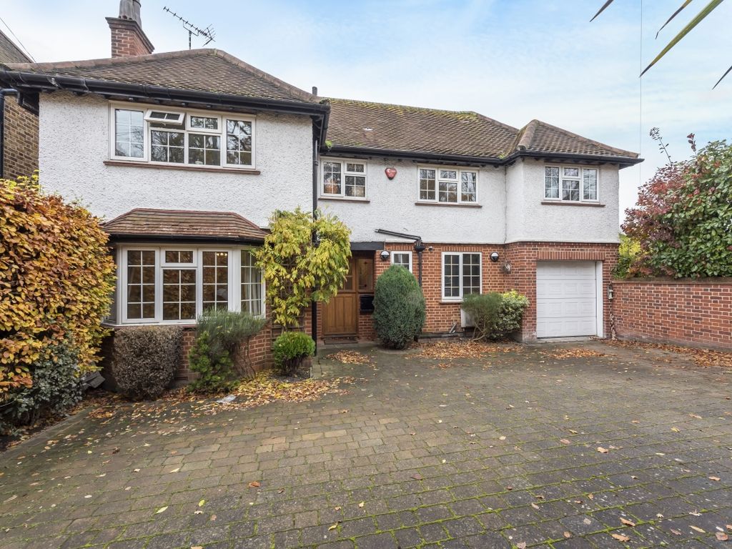 4 bed detached house to rent in Chorleywood Road, Loudwater ...