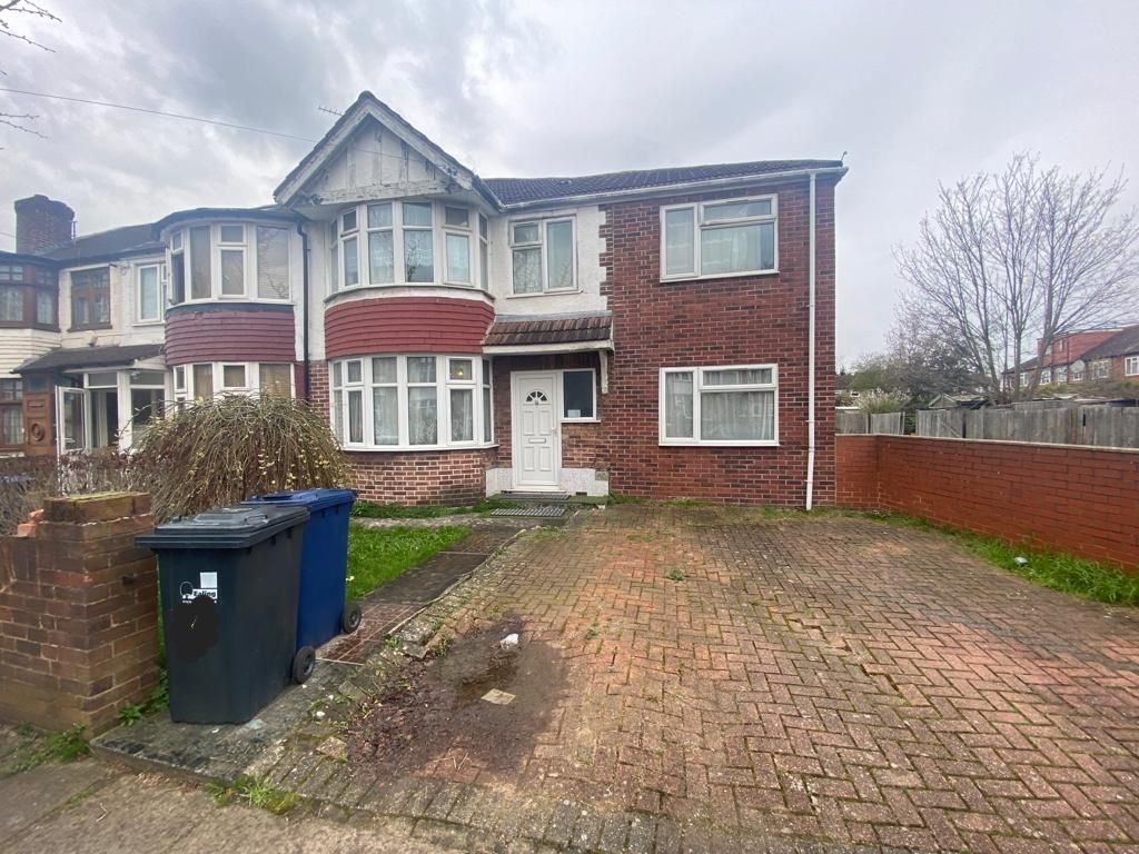 4 Bed End Terrace House To Rent In Wyresdale Crescent Perivale