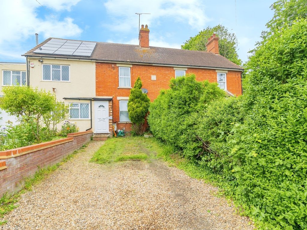 2 Bed Terraced House For Sale In Buckingham Road Bletchley Milton