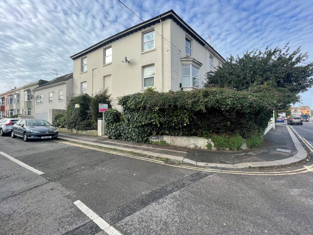 1 bed flat to rent in Teville Road, Worthing BN11, £1,150 pcm - Zoopla