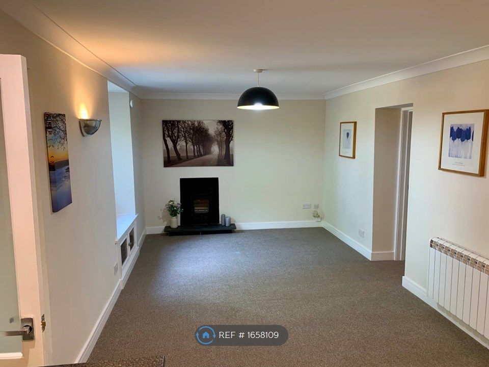 2 bed flat to rent in Loch Etive House, Oban PA37, £750 pcm - Zoopla