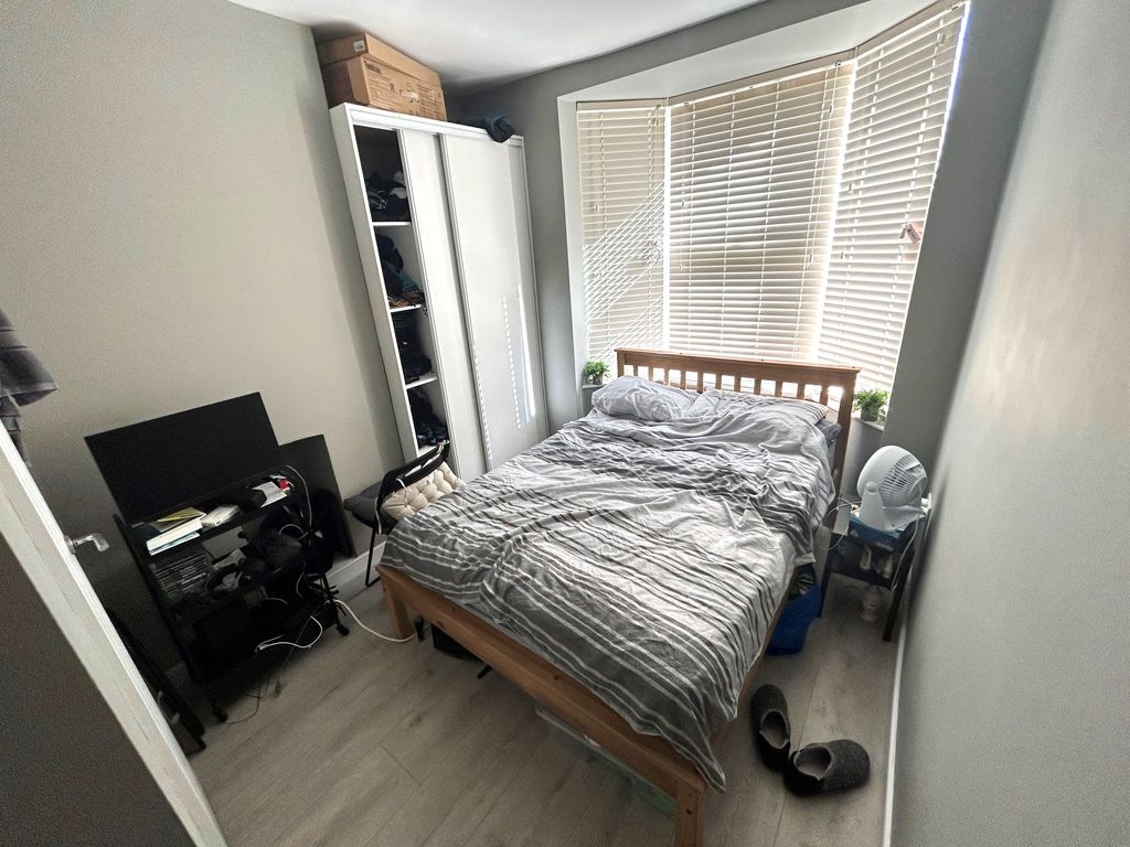 Room to rent in Exwick Road, Exeter EX4, £650 pcm - Zoopla