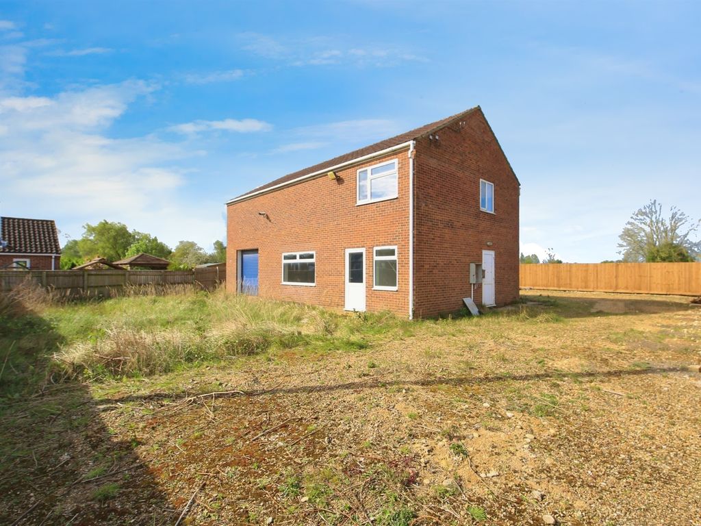 Detached house for sale in Elm Road, March PE15, £185,000 - Zoopla