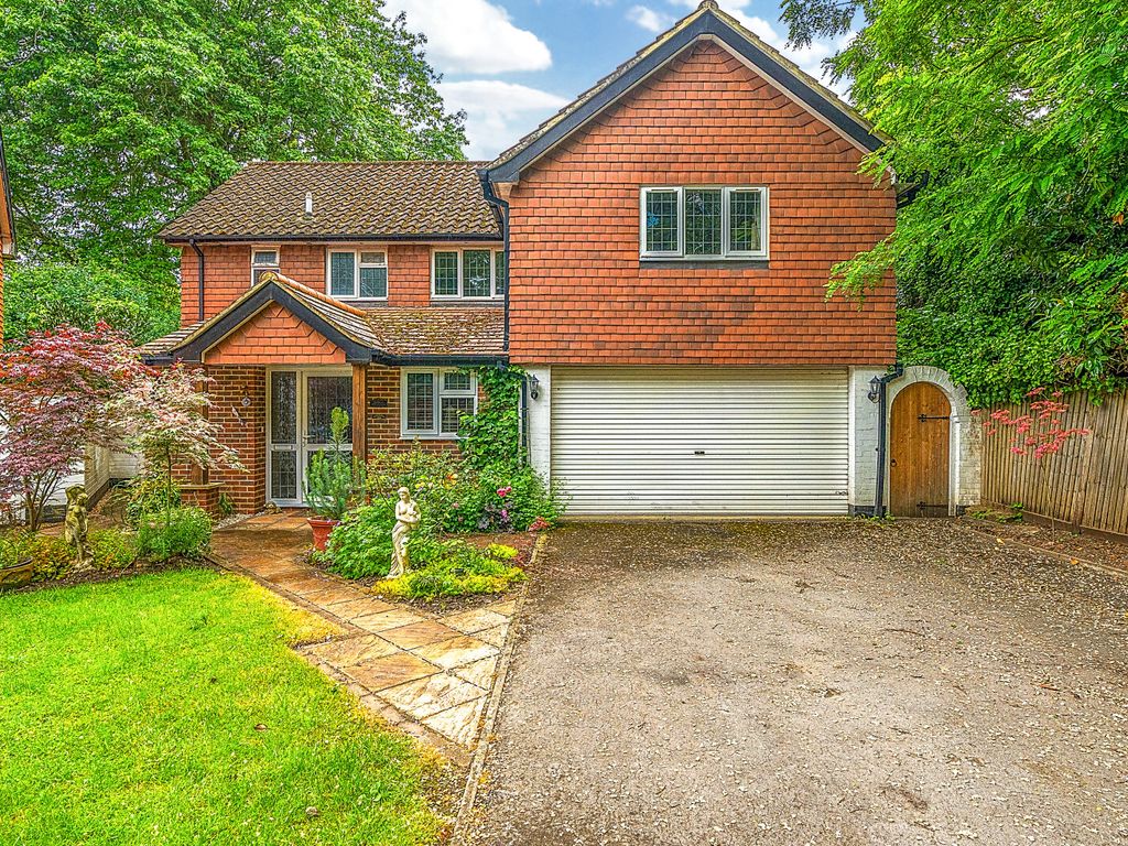 5 bed detached house for sale in Wych Hill Lane, Woking GU22, £ ...