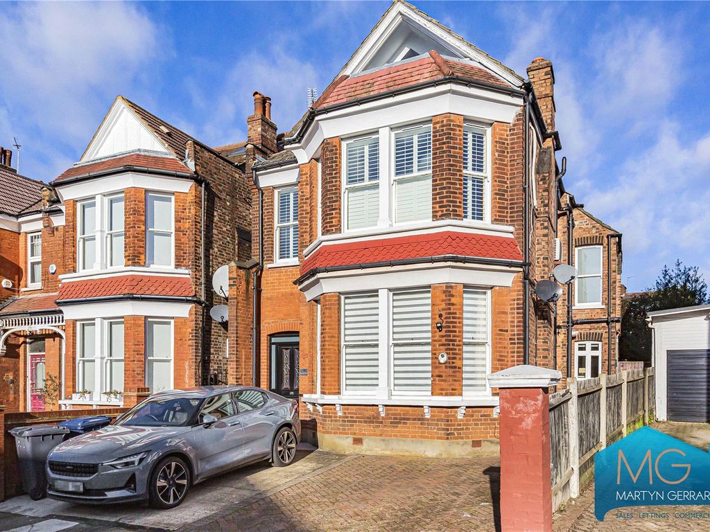2 bed flat for sale in Mountfield Road, Finchley, London N3, £550,000 ...