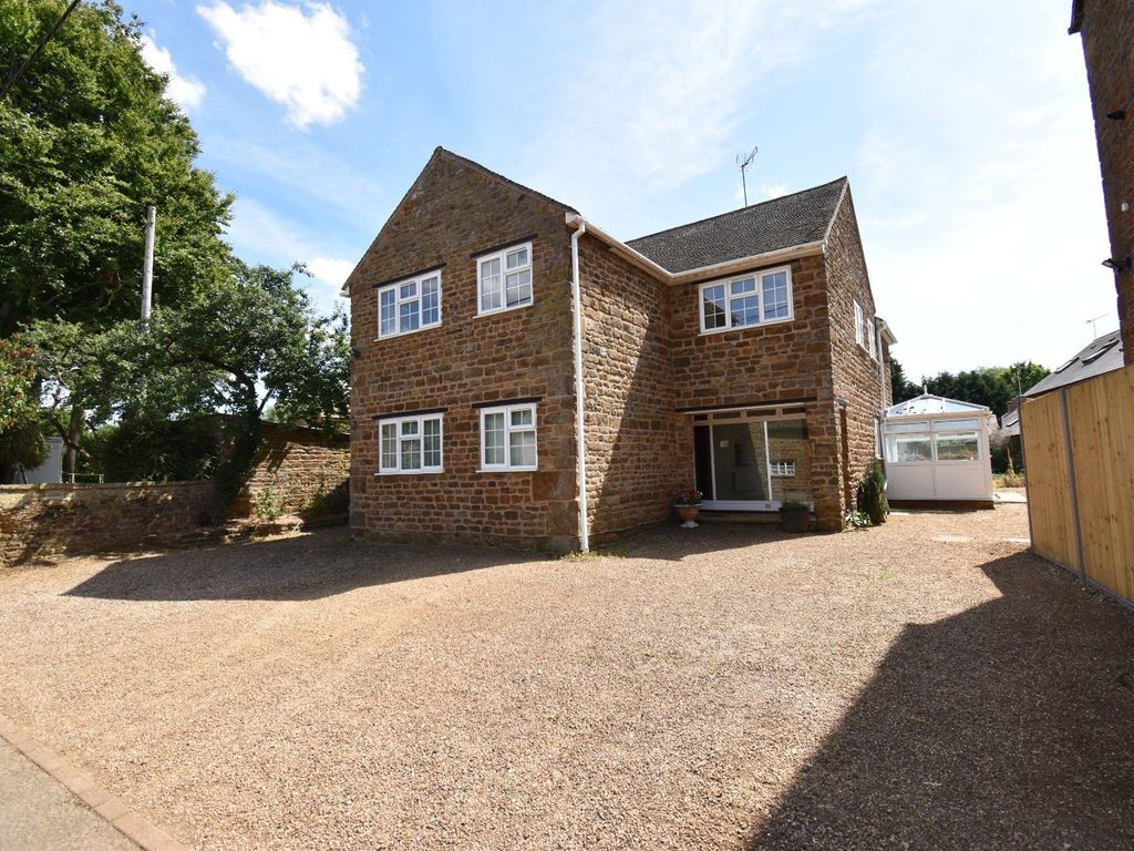 4 bed detached house for sale in Bell Lane, Byfield, Daventry NN11, £ ...