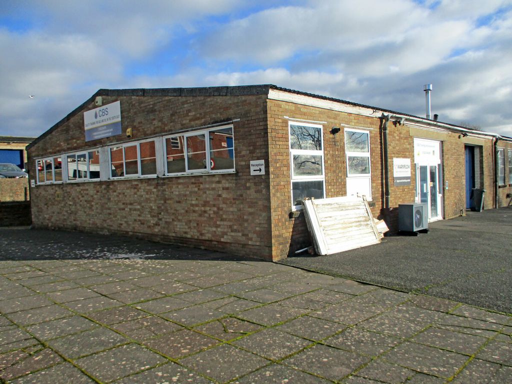Light industrial to let in Unit 19 Station Road Industrial Estate ...