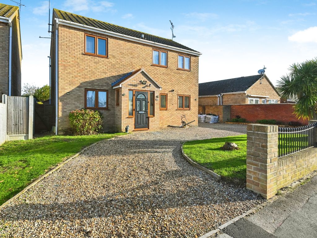 4 bed detached house for sale in Jaywick Lane, Clacton-On-Sea, Essex ...