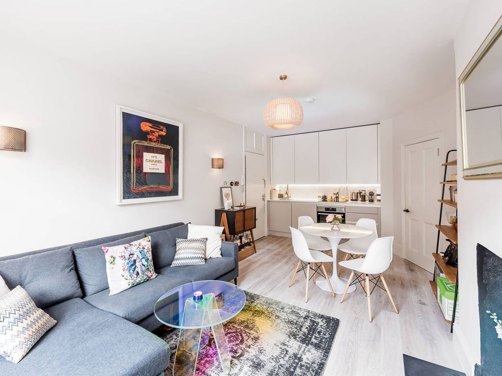 1 bed flat to rent in Parker Mews, Covent Garden, London WC2B, £3,467 ...