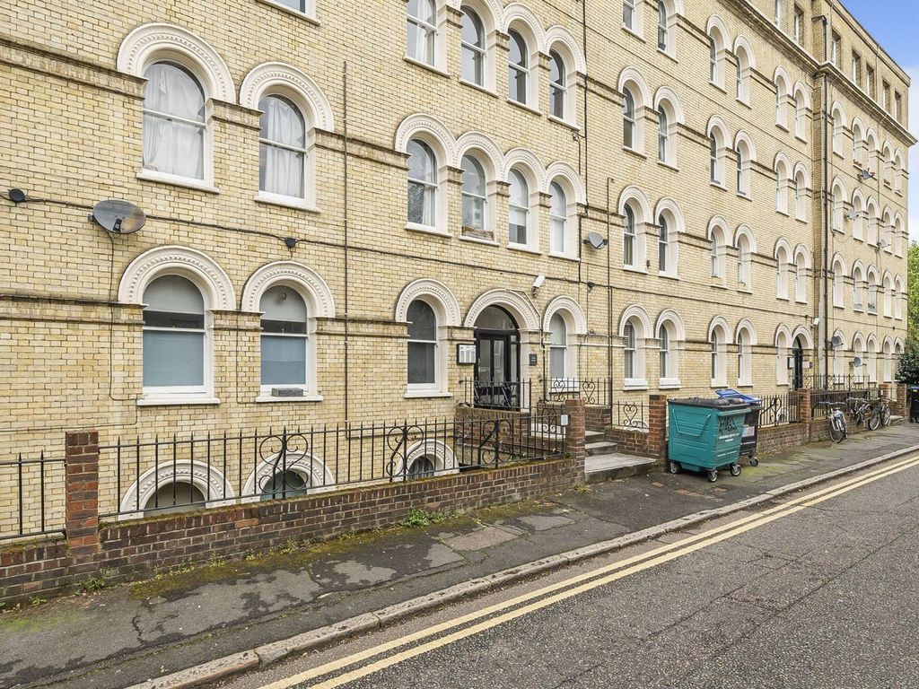 1 bed flat for sale in Bath Terrace, Elephant And Castle, London SE1, £ ...