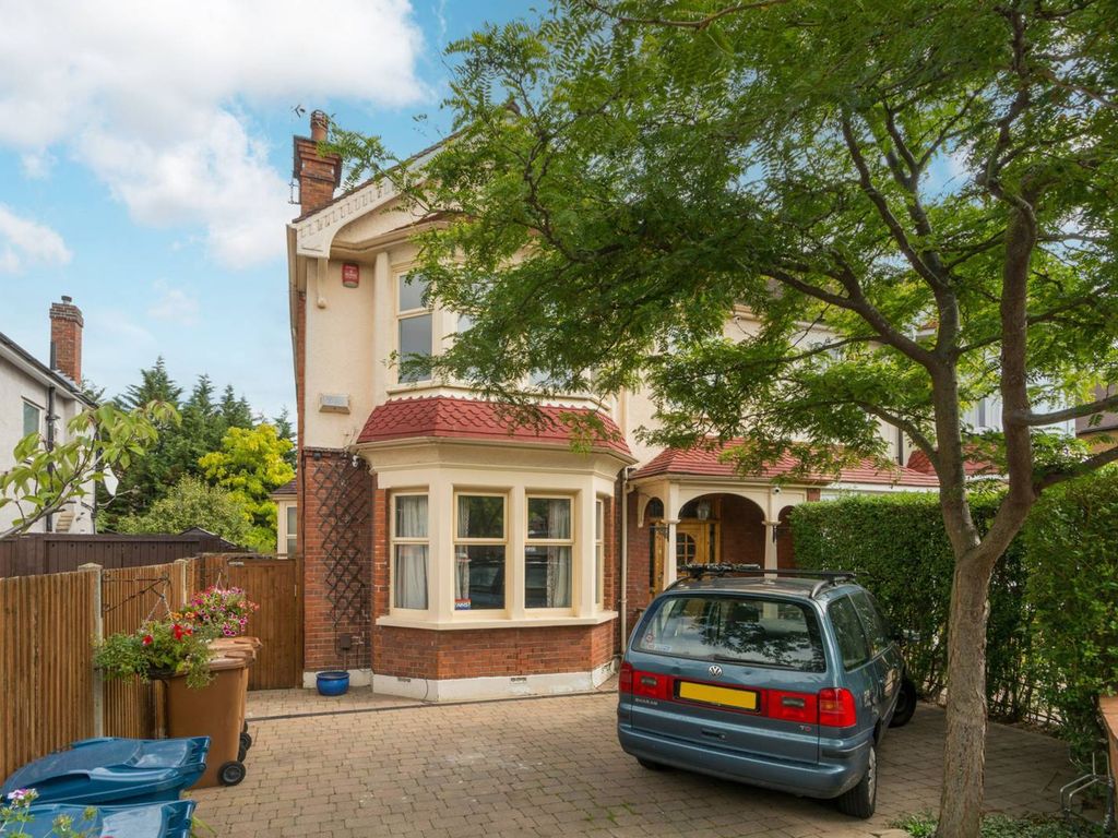 6 bed property to rent in Radnor Road, Harrow HA1, £3,800 pcm - Zoopla