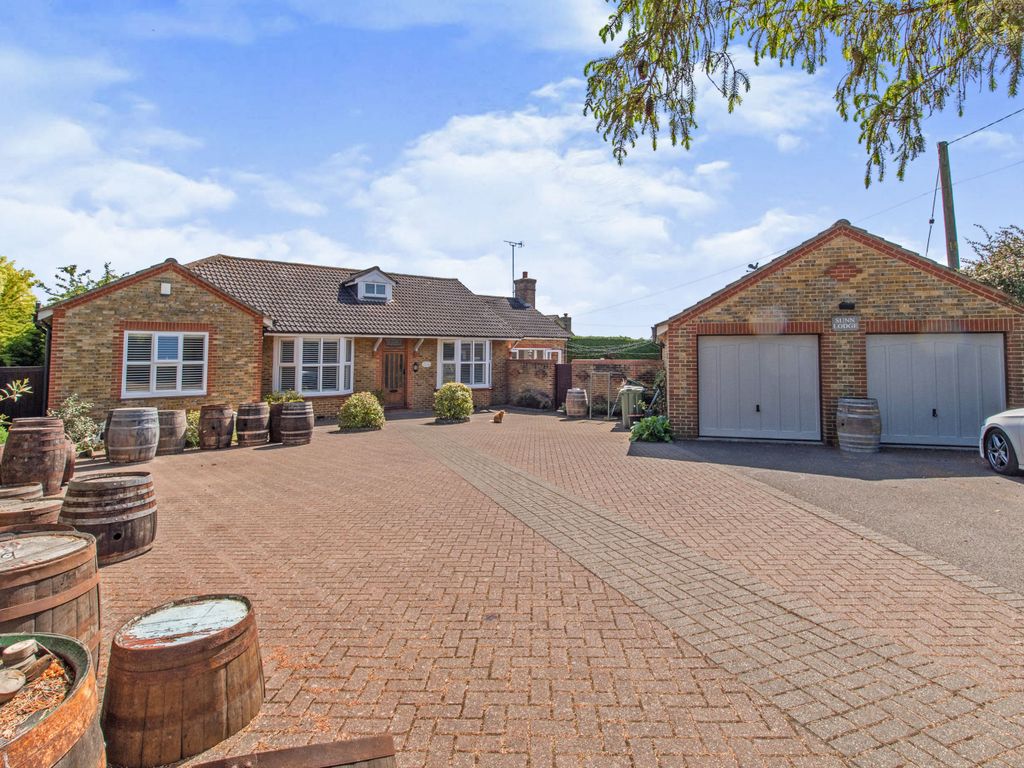 4 bed bungalow for sale in Weavering Street, Weavering, Maidstone, Kent ...