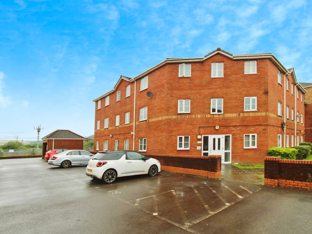 2 bed flat for sale in Glan Rhymni, Splott, Cardiff CF24, £140,000 - Zoopla