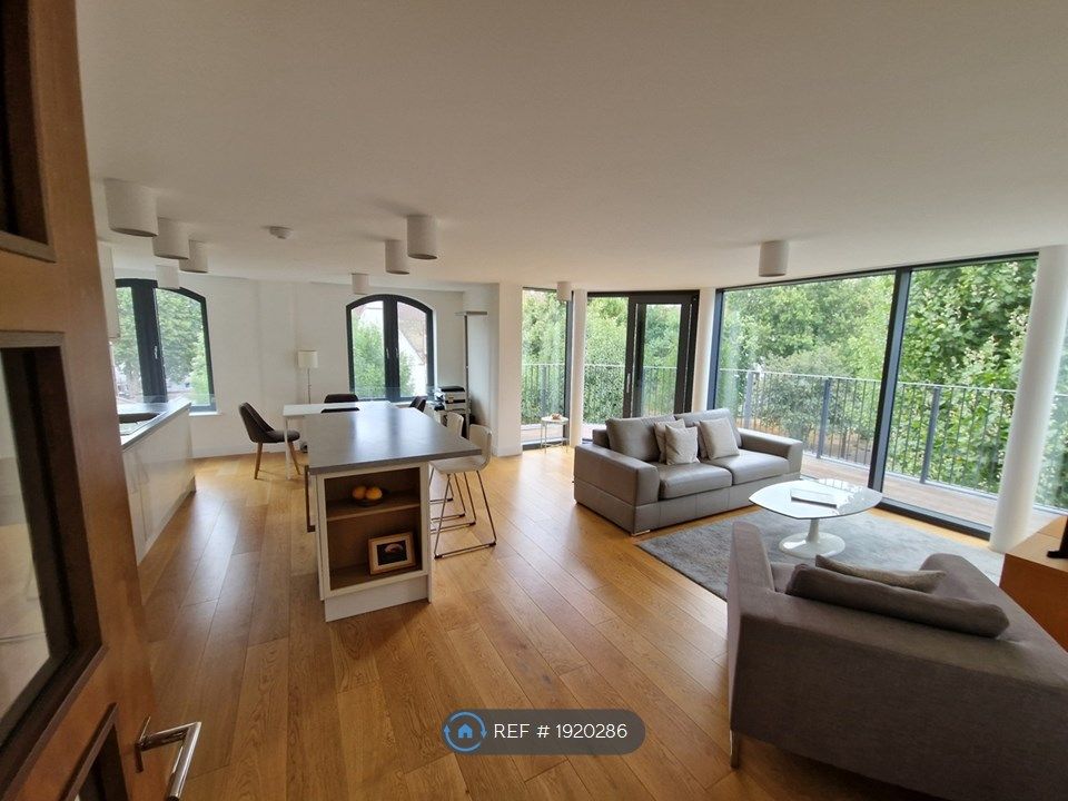 2 bed flat to rent in Sugar Lane, London SE16, £3,900 pcm - Zoopla