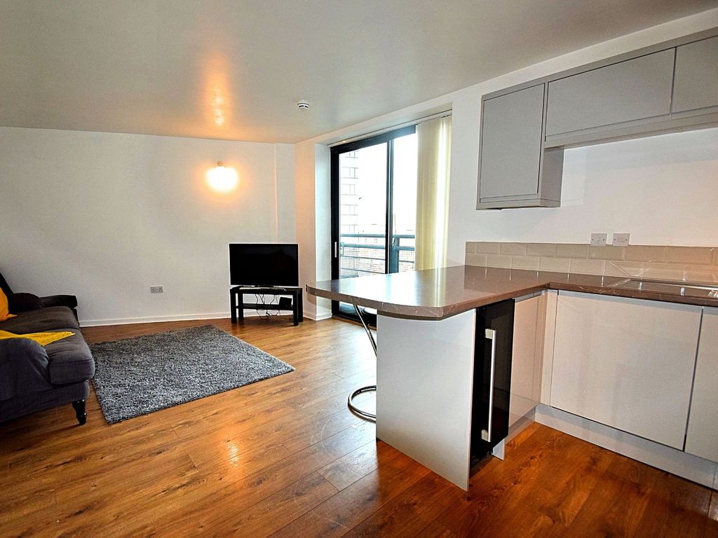 2 bed flat to rent in City Point 2, Chapel Street, Salford M3 - Zoopla